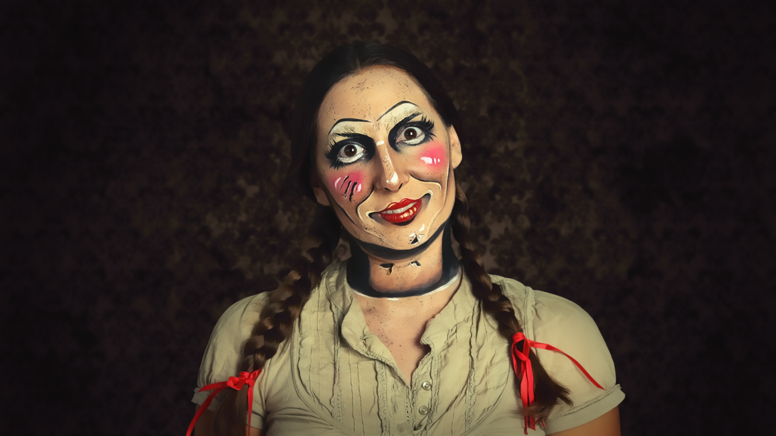 Annabelle Makeup - Sarah Magic Makeup